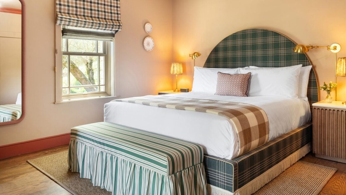 Le Petit Pali St. Helena | St. Helena | Napa Valley's Main Street | CA